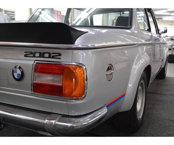BMW - 2002 AD - Come rest your eyes on Los Angeles' recognized classic ...